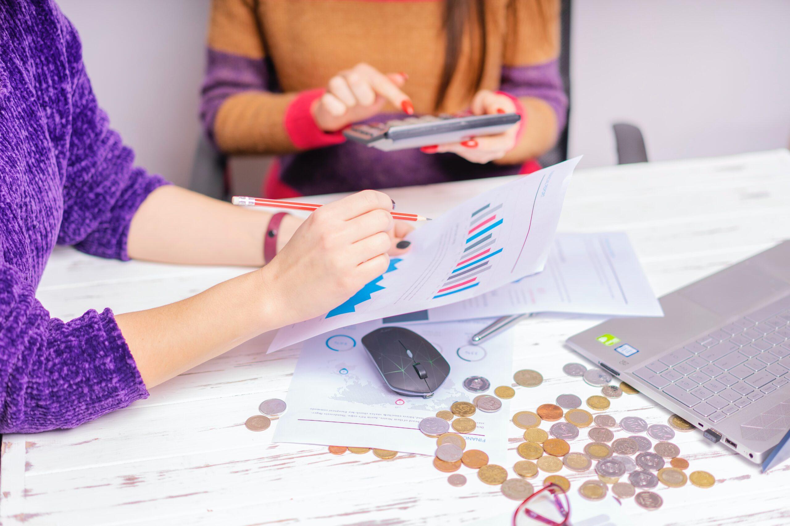 Traditional vs Modern Bookkeeping